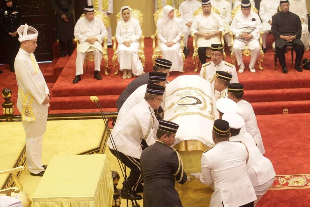 Pengisytiharan Raja Dr. Nazrin Shah Sebagai Sultan Perak-35 Pada 29 Mei ...